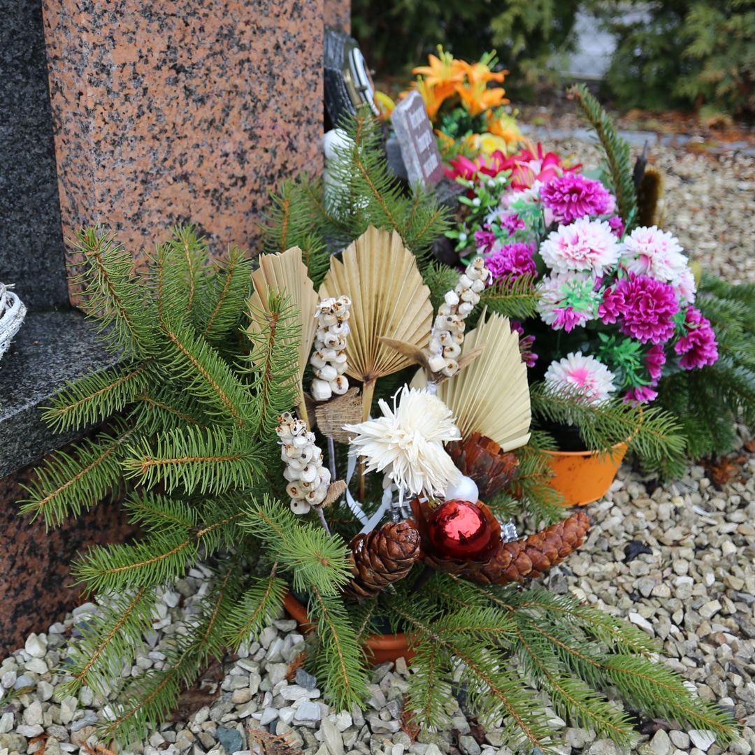 Les fleurs de deuil : symboles et choix selon les saisons • Pompes ...
